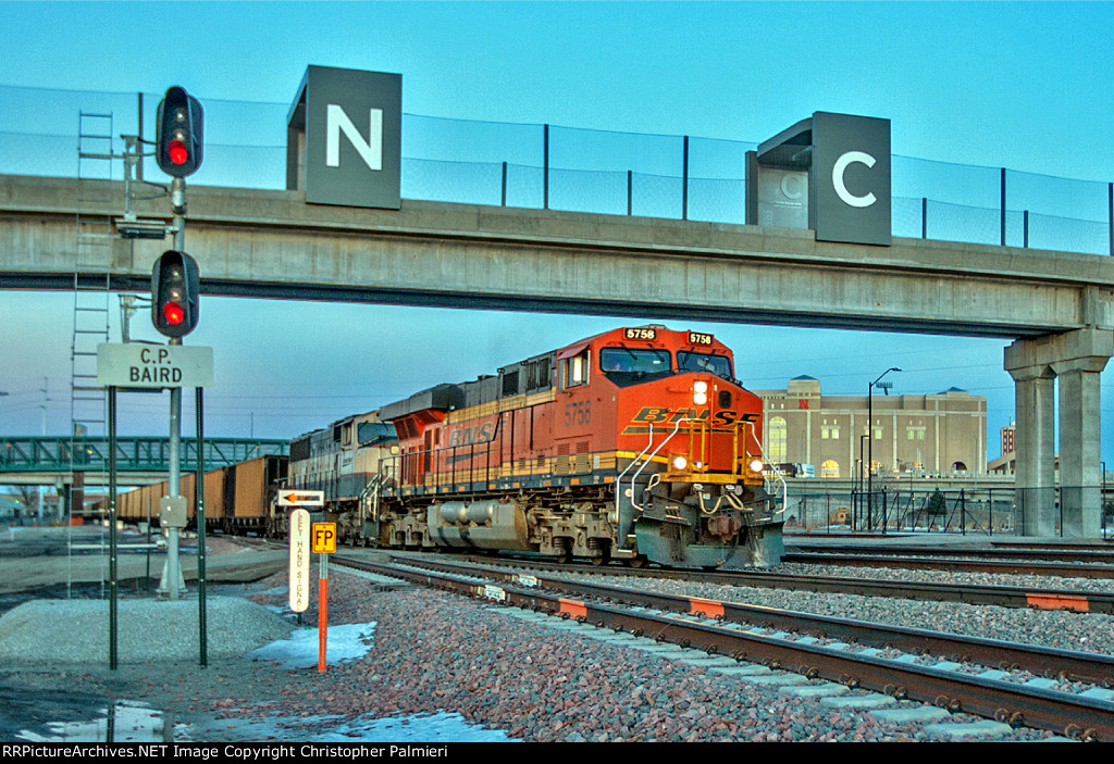 BNSF 5758